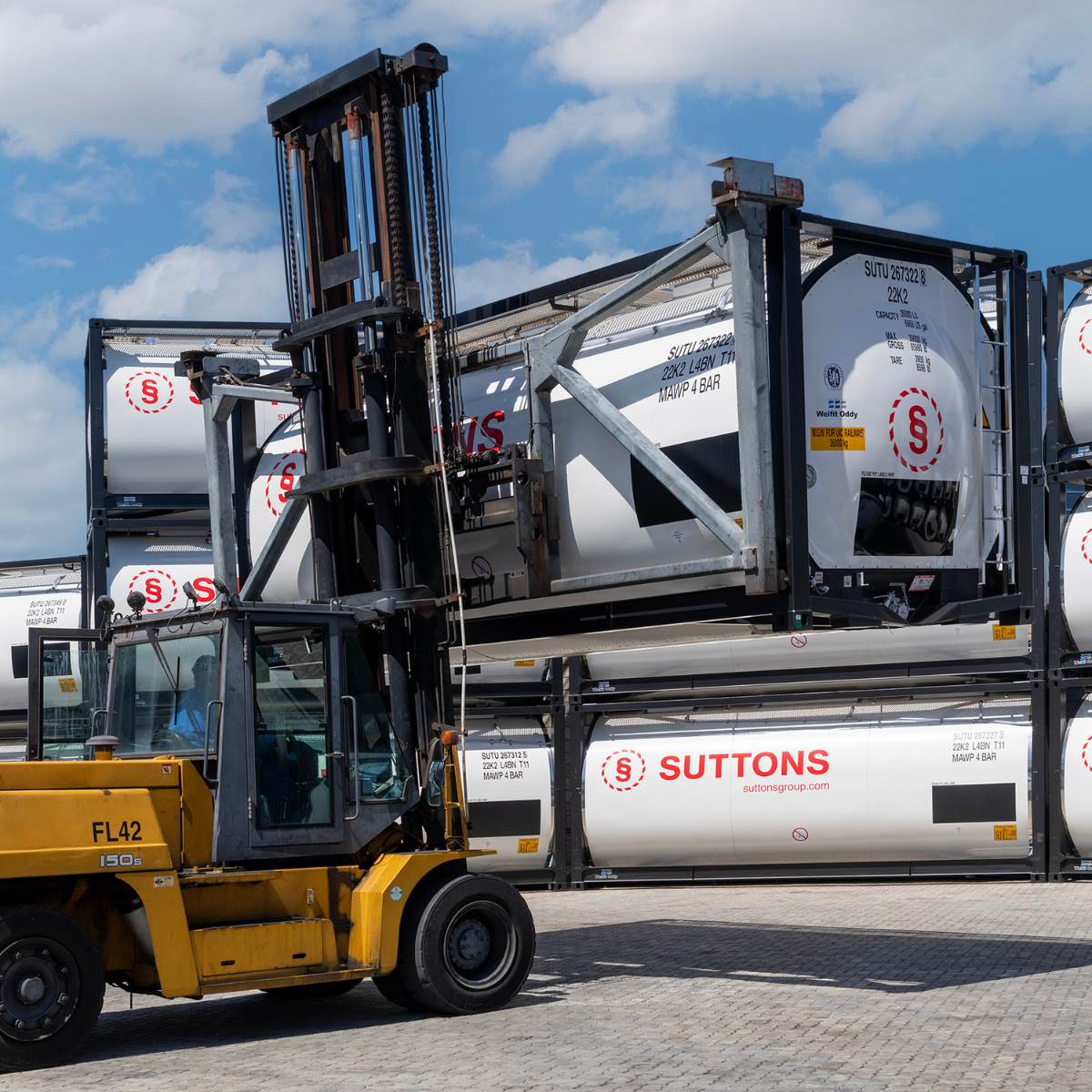 Uk International Deliver Fantastic Service For Customer - Suttons Group
